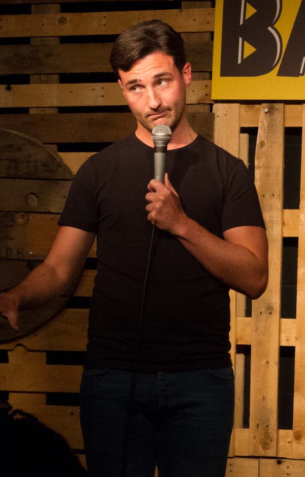 comedy cv - the UK's largest collection of comedians biogs and photos